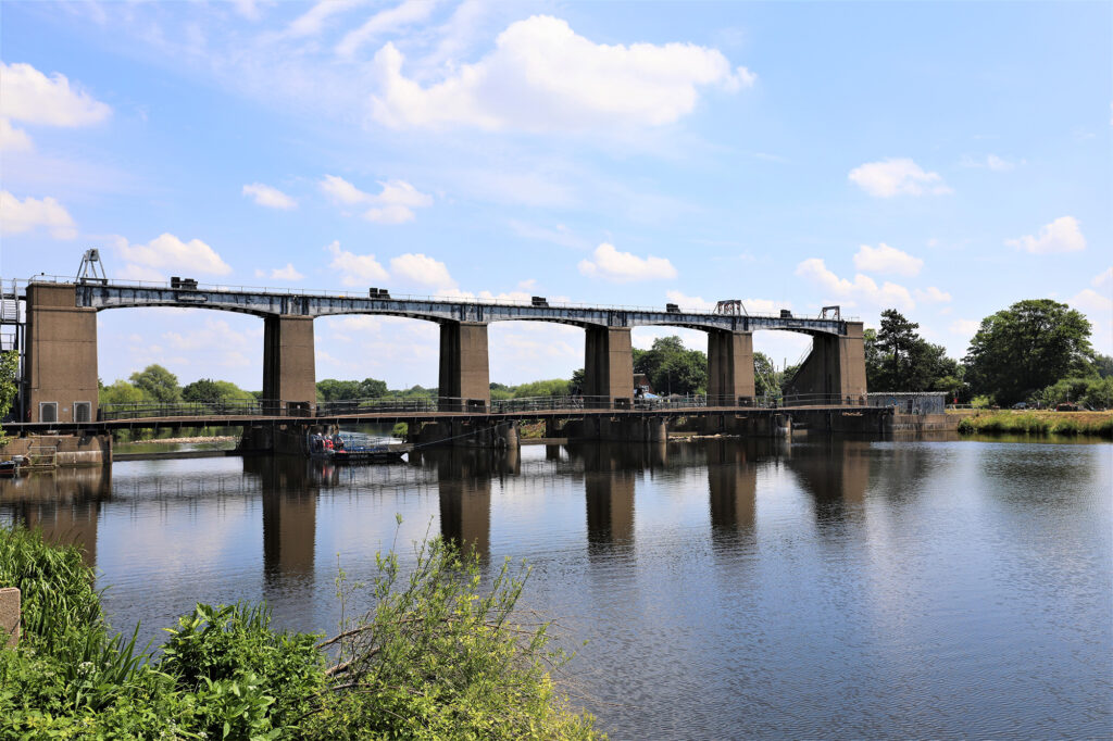 Refurbishing work on Holme Sluices starts – Jackson Civil Engineering