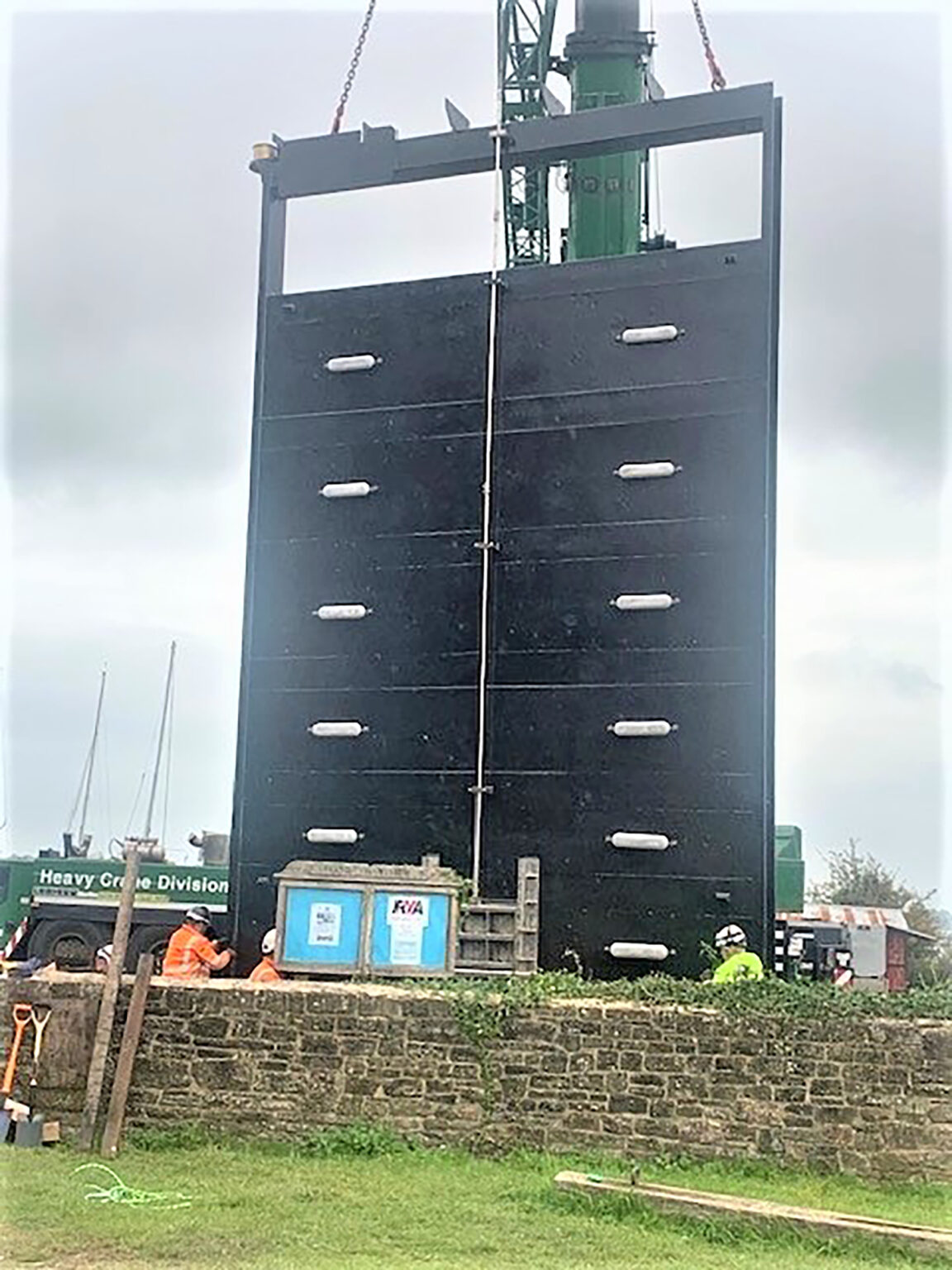 Team collaborates to install giant sea gates – Jackson Civil Engineering